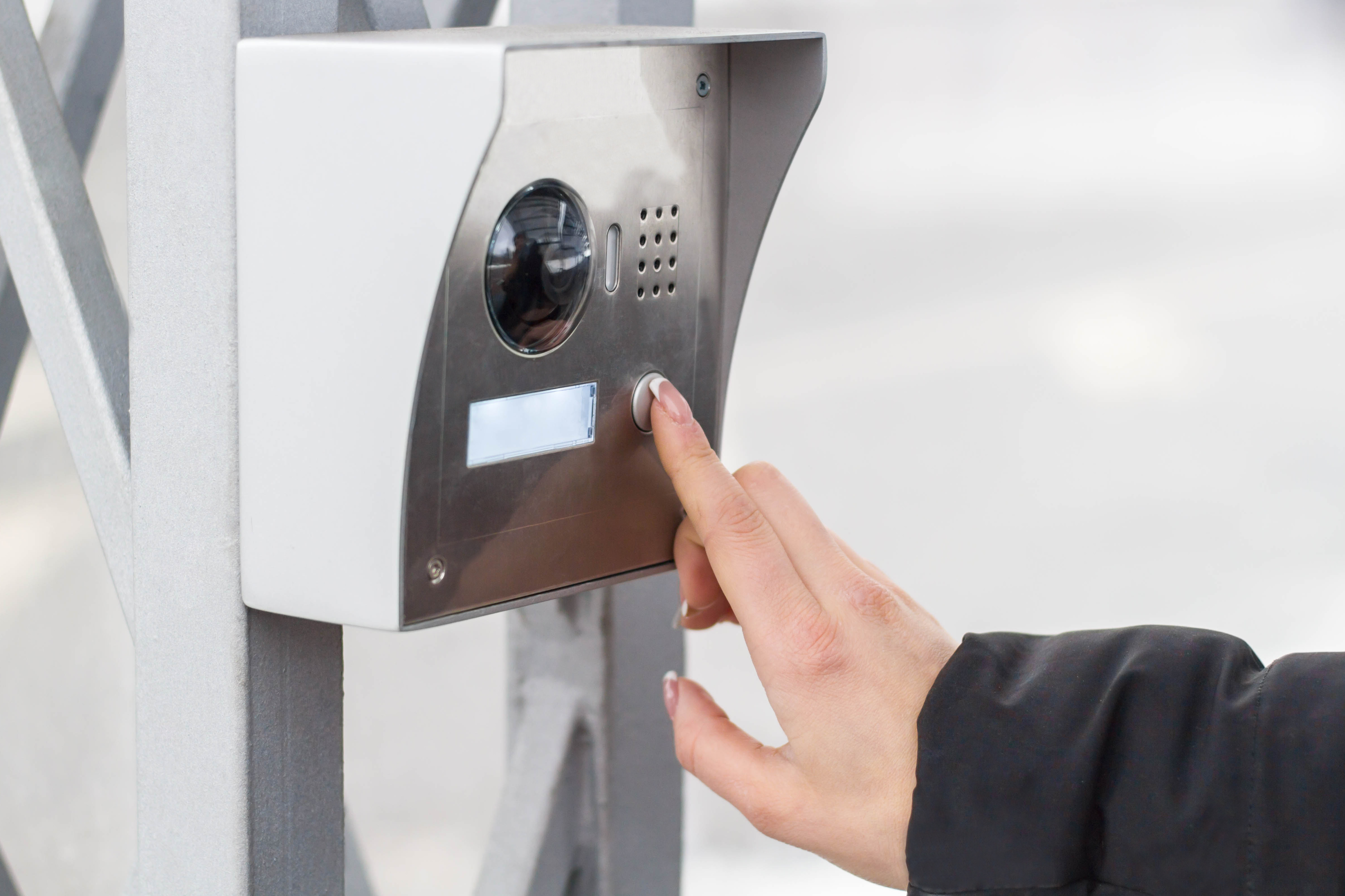 When To Choose A Wired Intercom System